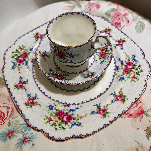 Royal Albert | Dining | Vintage Royal Albert Petit Point China Pink ...